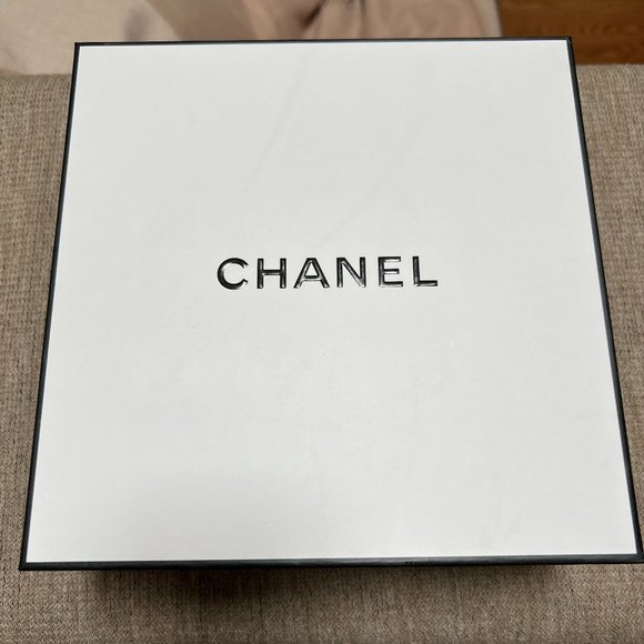 CHANEL | Accessories | Chanel Black And White Signature Gift Box | Poshmark
